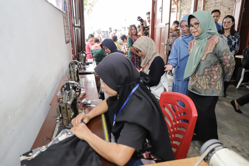 Wali Kota Pematangasiantar Kunjungi LPK Corin's Modiste