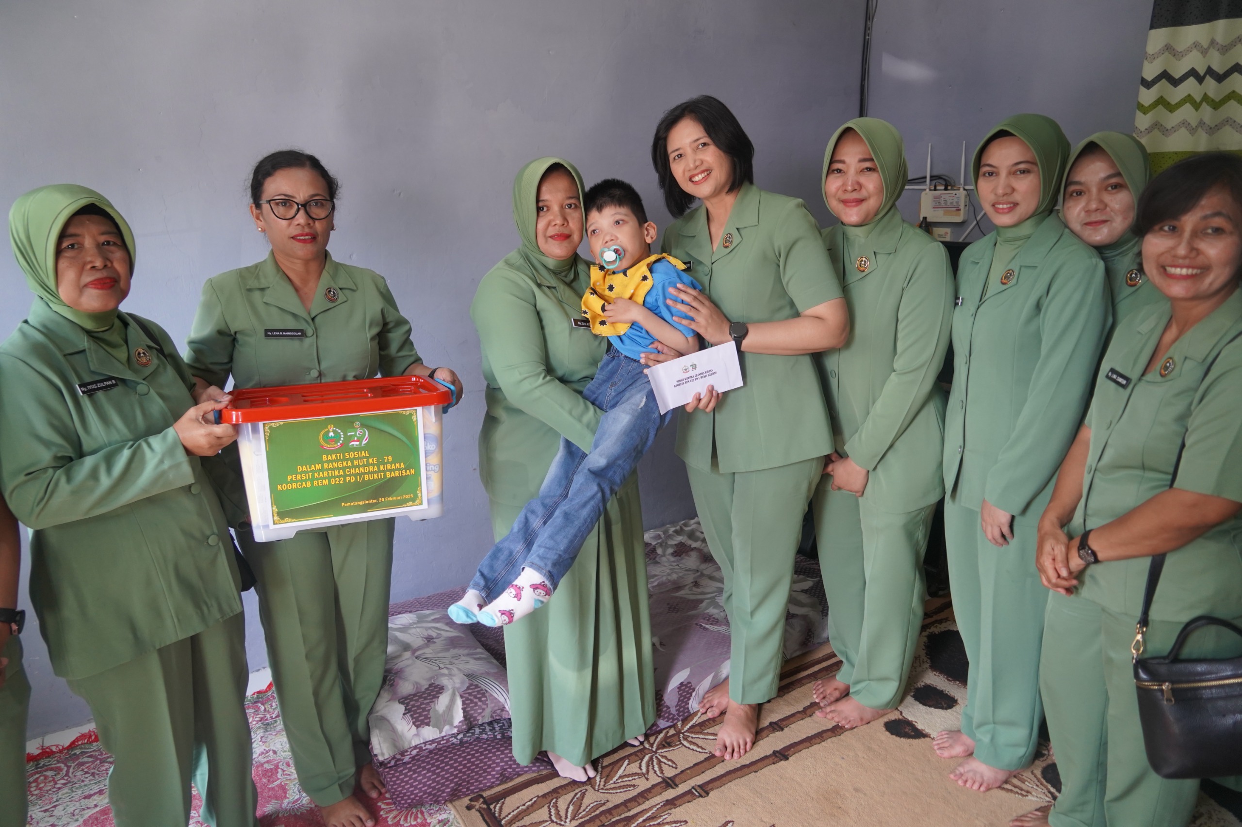 HUT Persit ke-79 Tahun, Persit Korem 022/PT Gelar Anjangsana & Baksos ...