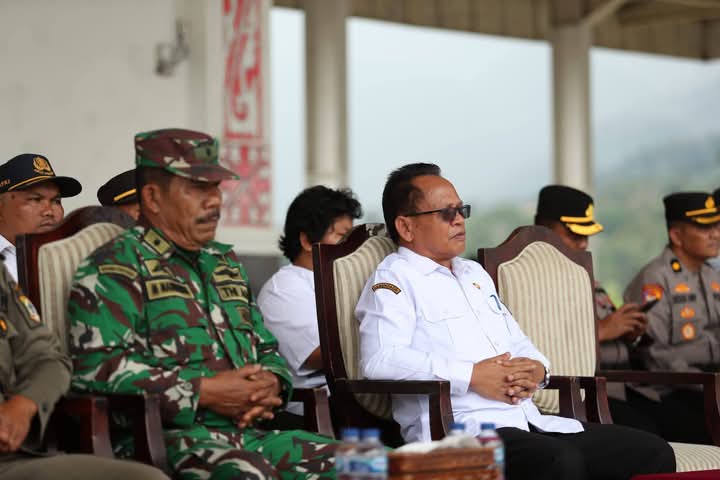 Sekda Pakpak Bharat Hadiri Apel Gelar Pasukan Operasi Ketupat Toba 2025