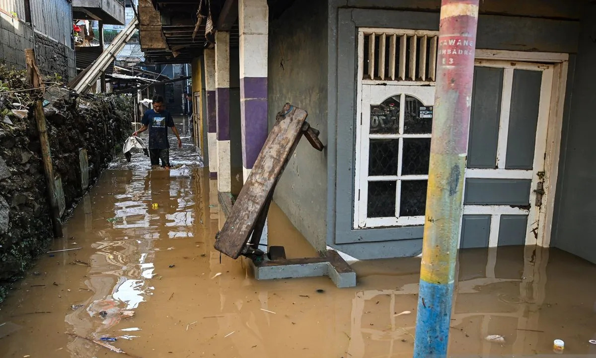 Jakarta Kembali Terendam! Banjir Meluas ke 46 RT, Tinggi Air Capai 1,3 Meter