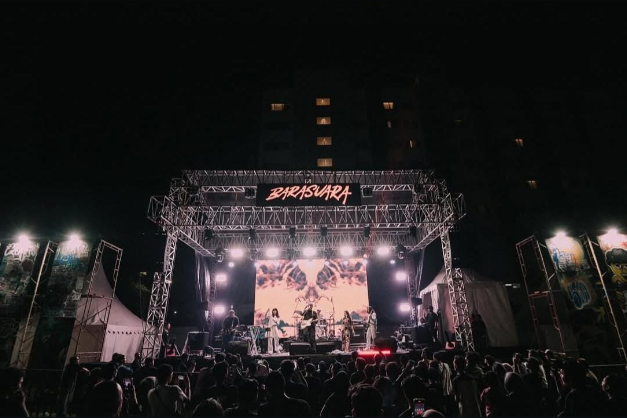 Lirik Terbuang Dalam Waktu, Soundtrack Film Sore: Istri dari Masa Depan yang Bikin Baper