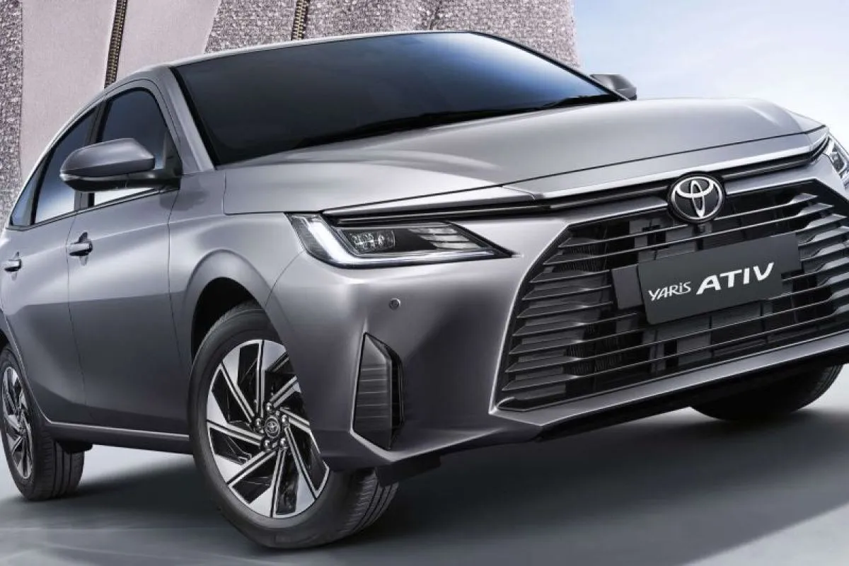 Toyota Yaris Ativ Hybrid dan GR Sport Resmi Meluncur! Sedan Mungil Kini Tampil Lebih Irit dan Sporty