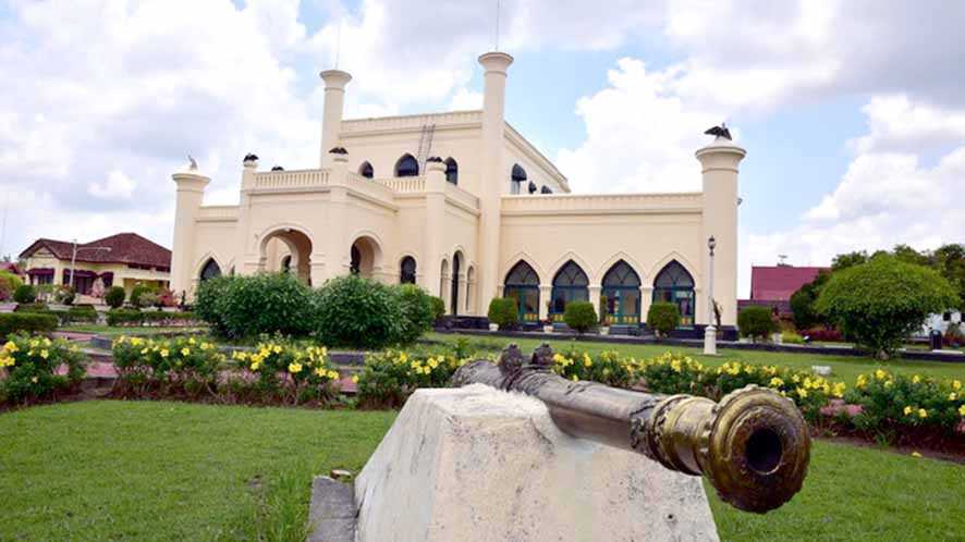 Istana Siak, Jejak Kebesaran Kesultanan Riau di Masa Lalu