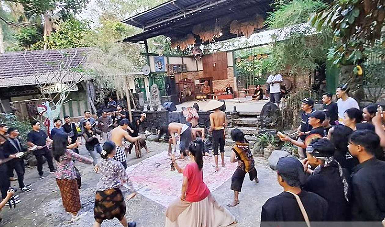 Masih Terbuka Jalan Pencarian Peradaban Desa