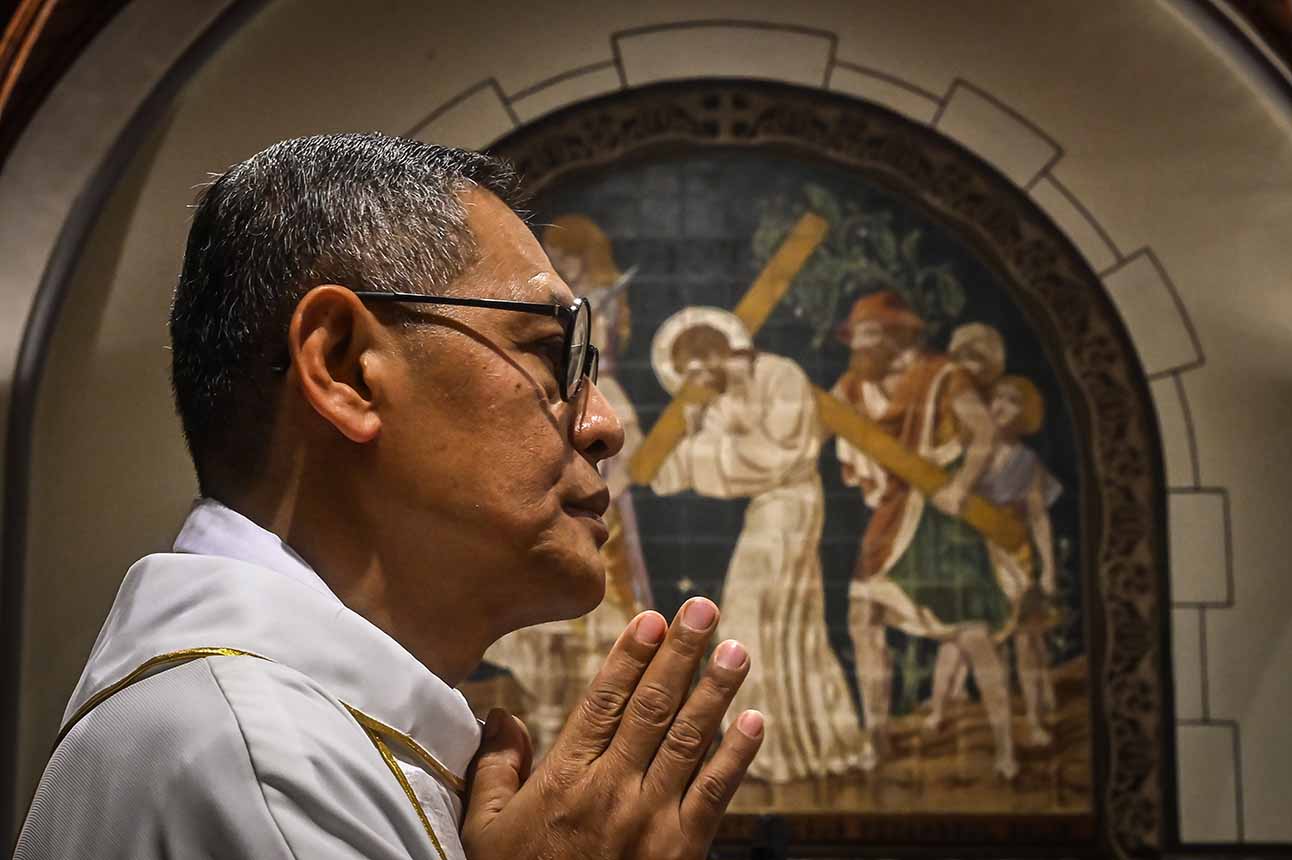 Foto: Gereja Katedral Gelar Ibadah Kenaikan Yesus Kristus - Berita Hari ...