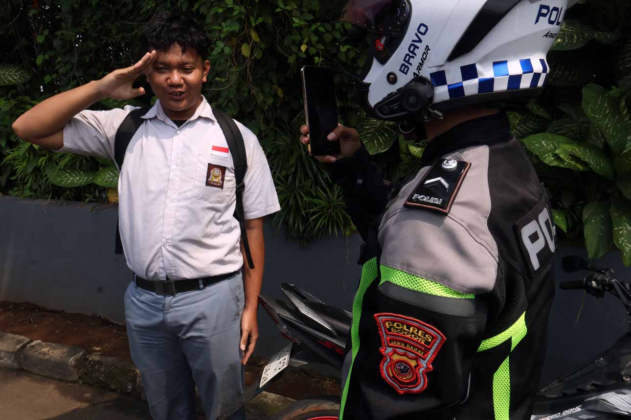 Foto: Penegakan Disiplin Lalu Lintas melalui Operasi Patuh Lodaya 2025 di Bogor - Berita Hari ...