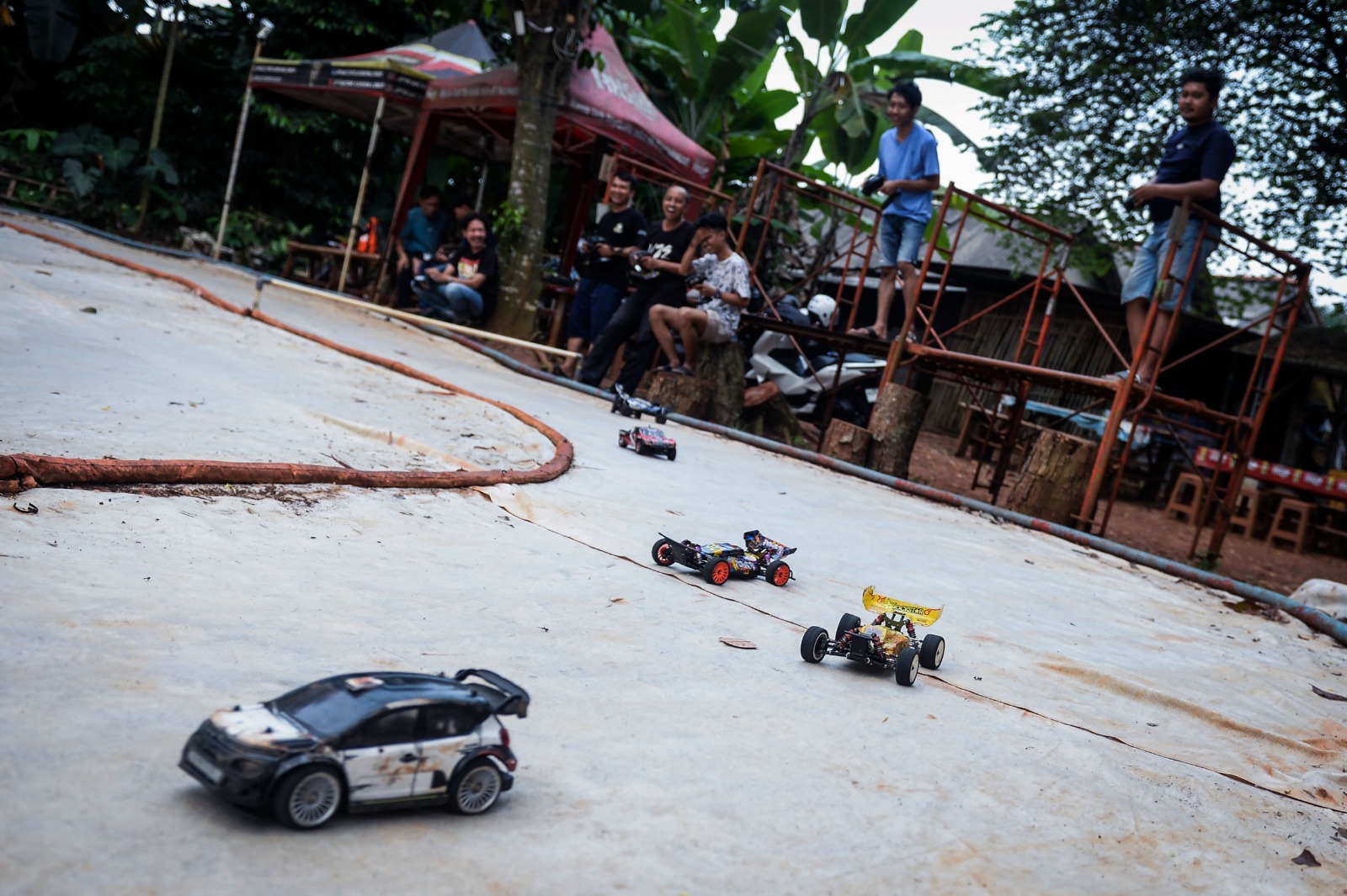 Foto: Latihan balap mobil remote control - Koran Jakarta ® - Berita ...