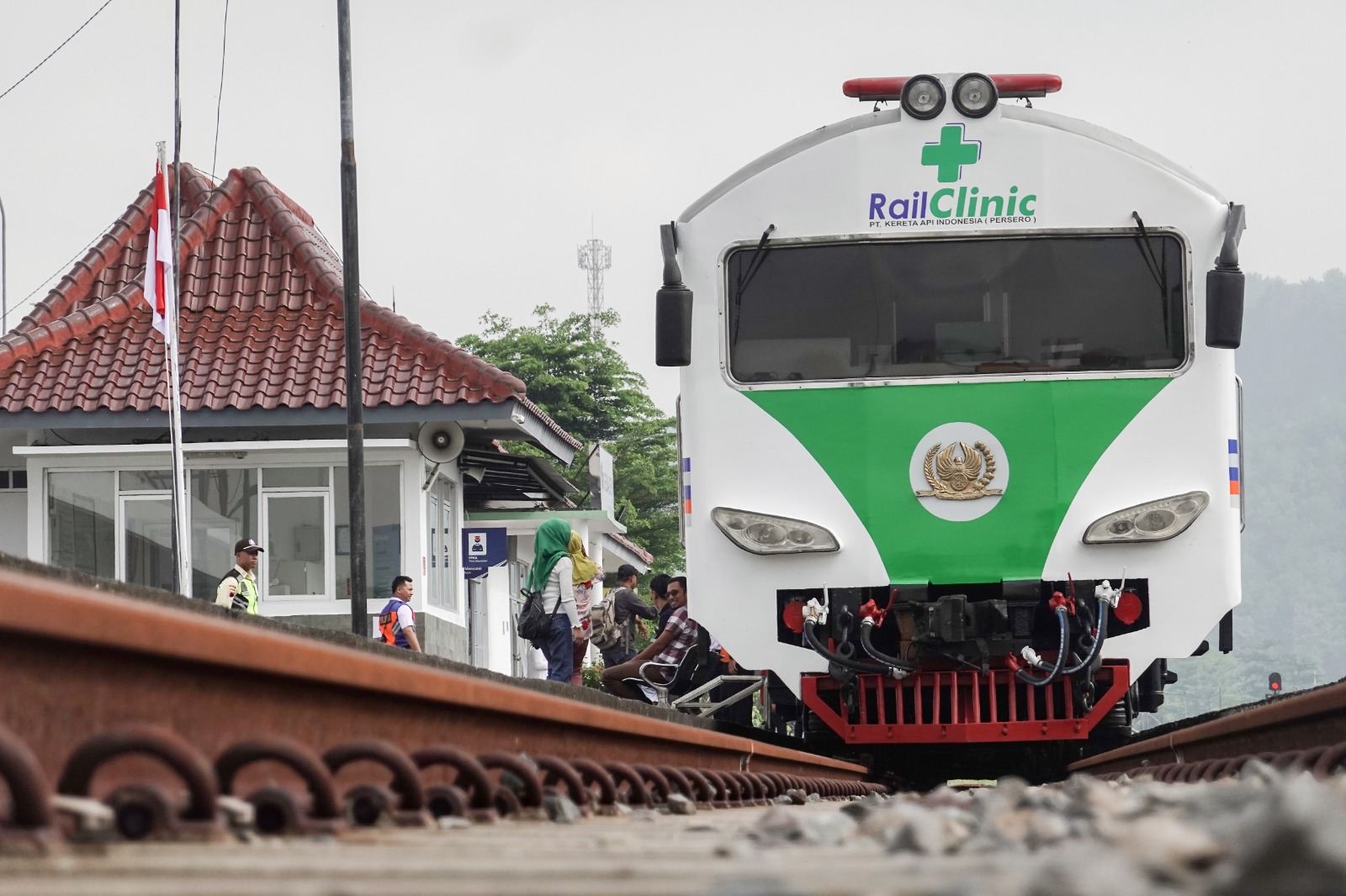 Foto: Kereta sehat rail clinic KAI - Koran Jakarta ® - Berita Terkini ...
