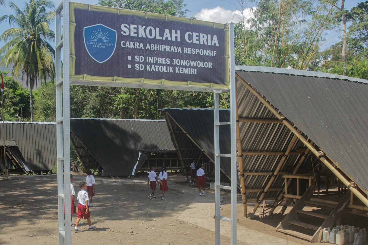 Tampilen Nyentrik, Kinerjanya Memukau: Hoho Alkaf, Kades Viral yang Ubah Dana Desa Jadi Aksi Nyata