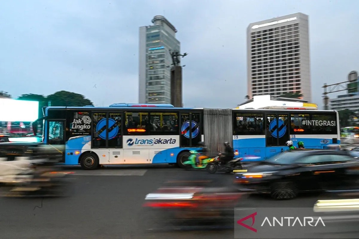 Khusus Wanita, Tarif Bus Transjakarta Rp1 Berlaku di Hari Kartini hingga Pukul 23.59 WIB