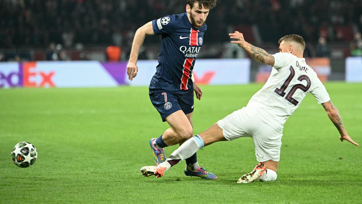 Kvaratskhelia Antar PSG Ungguli Villa