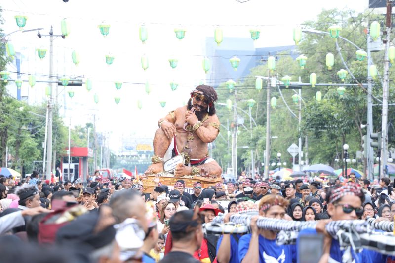 Festival Ogoh-ogoh di Semarang Berlangsung Meriah