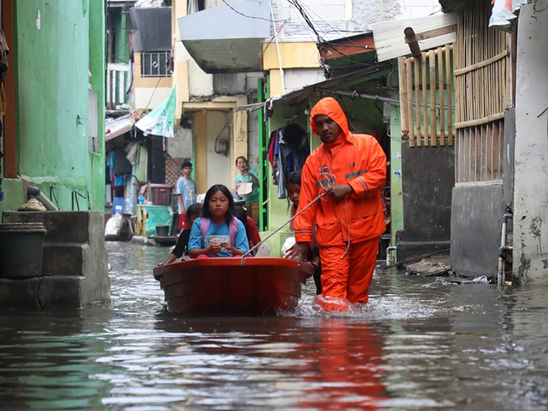 Warga Pesisir Jakarta Diminta Waspada Banjir Rob Akibat Fenomena ‘Super New Moon’