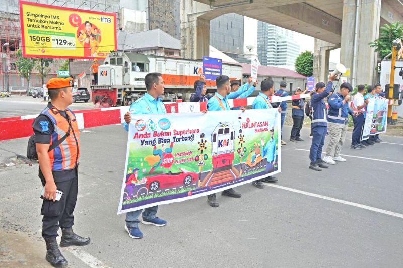 KAI Sumut gandeng komunitas sosialisasi keselamatan di perlintasan sebidang