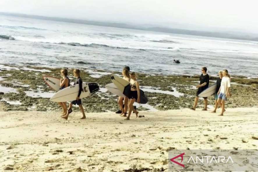 302 Peselancar Siap Bertanding di WSL Krui Pro 2025