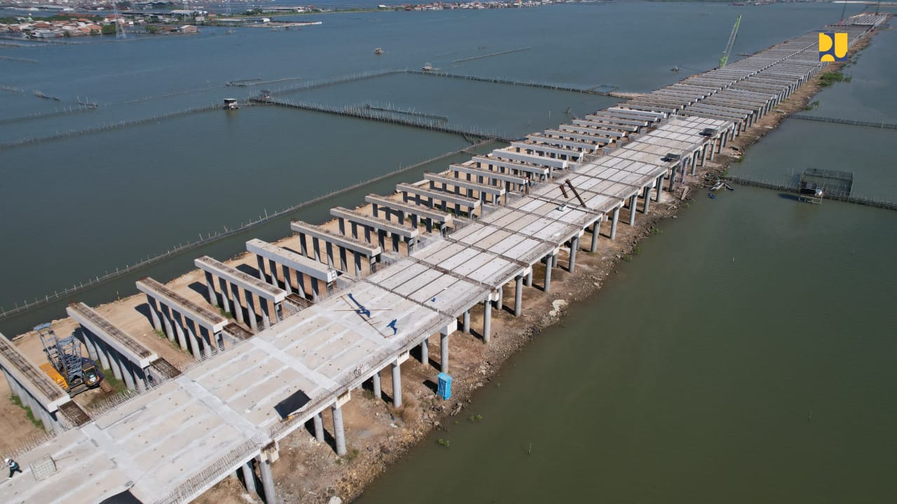 Terintegrasi Tanggul Laut, Konstruksi Tol Semarang - Demak Seksi Kaligawe – Sayung Capai 44,26 ...