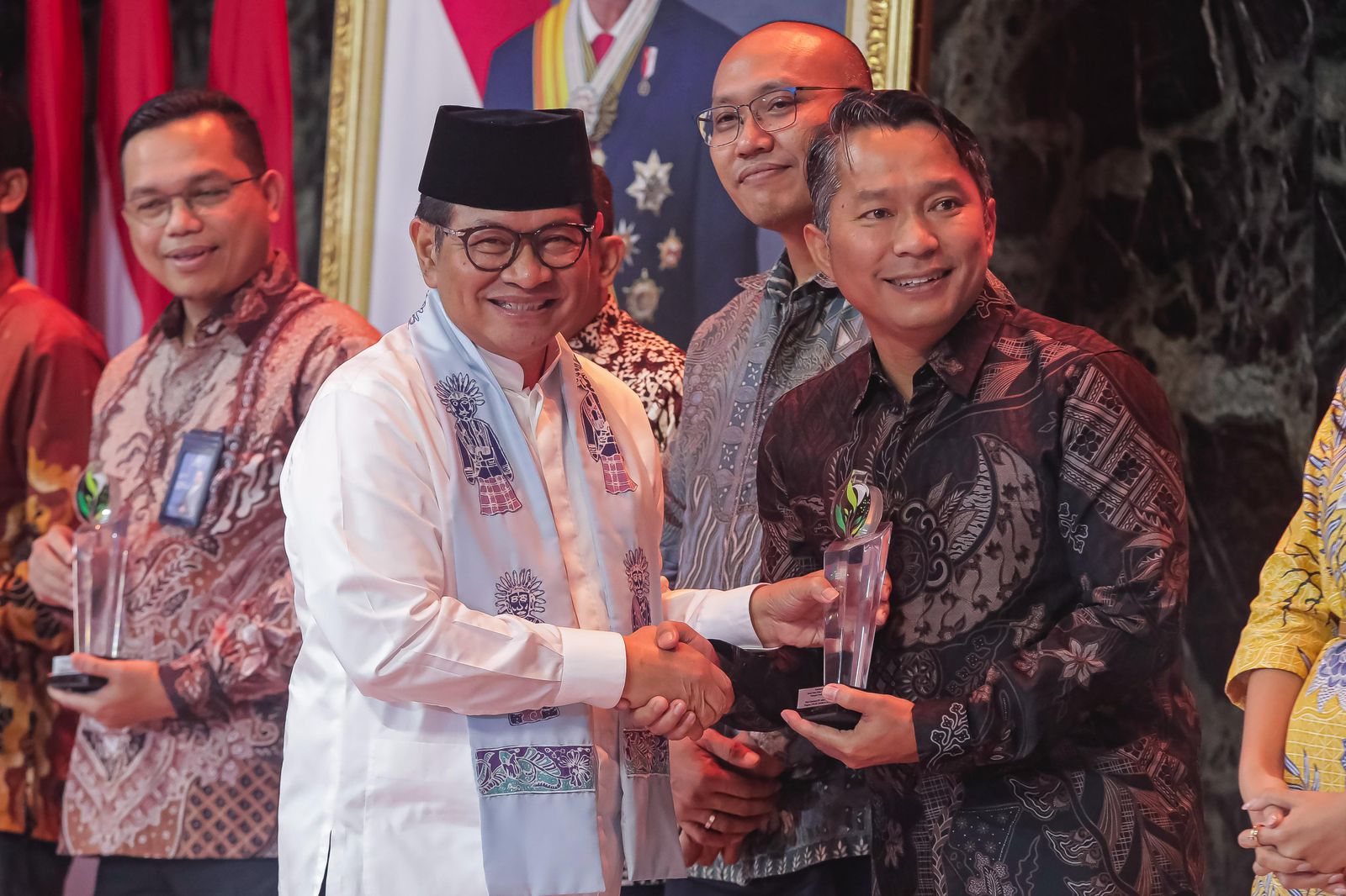 PLN UID Jakarta Raya Raih Dua Penghargaan Pemerintah Provinsi di Ajang DKJ Awards 2025