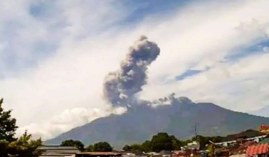 Gunung Marapi Erupsi, Semburkan Kolom Abu Vulkanik Ribuan Meter