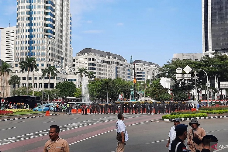 Ada Demo di Patung Kuda, Jalan Merdeka Selatan Arah Balai Kota Ditutup