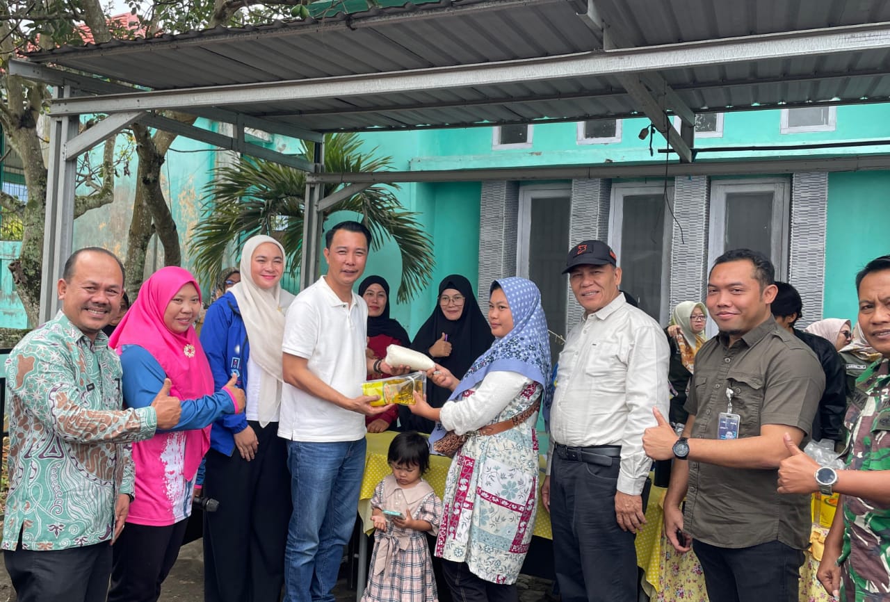 Langkah Unik Bupati Rejang Lebong Kembangkan Bunga Desa