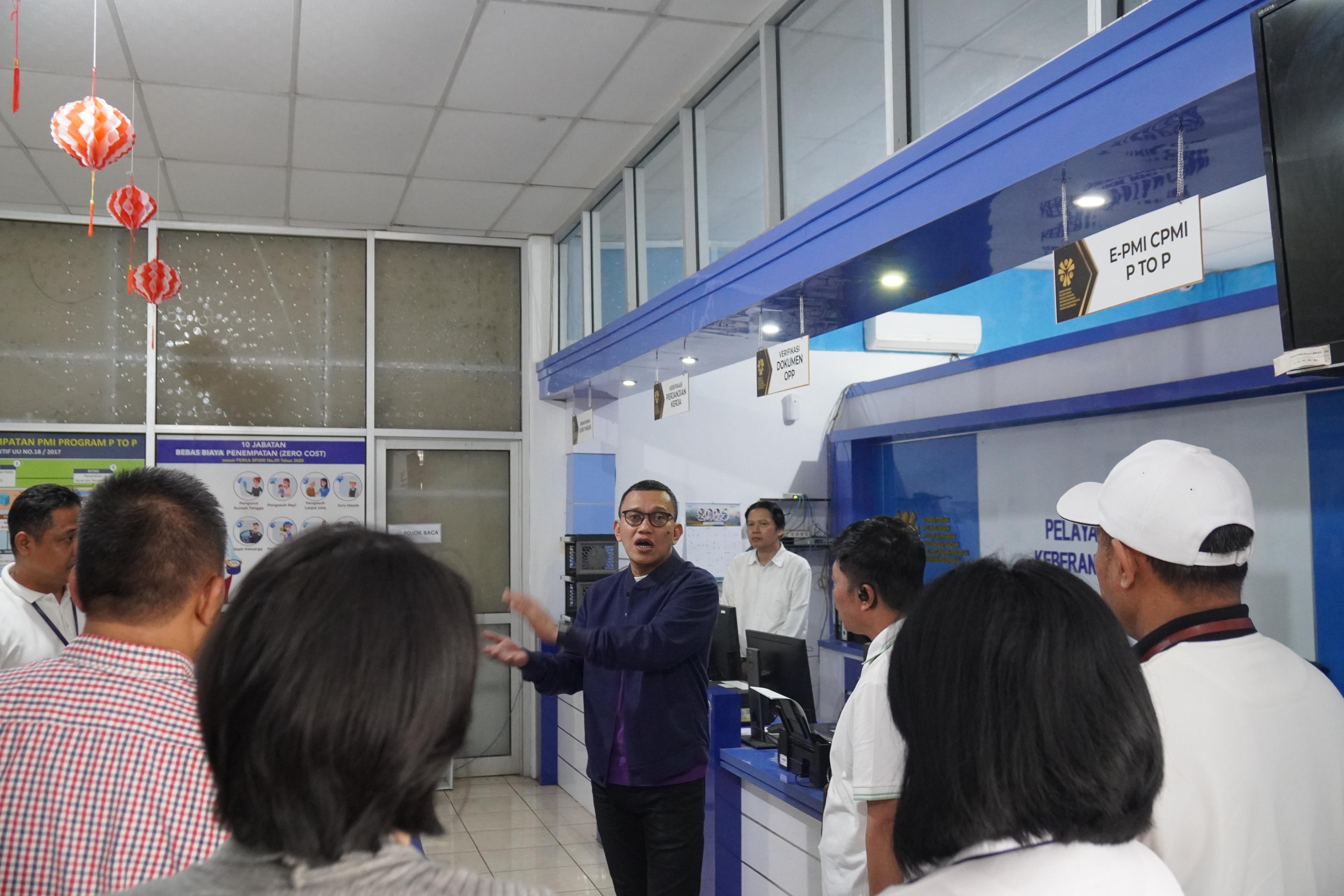 Sidak BP3MI Jateng, Menteri Karding Minta Integrasi Data Pangkas Birokrasi Berbelit