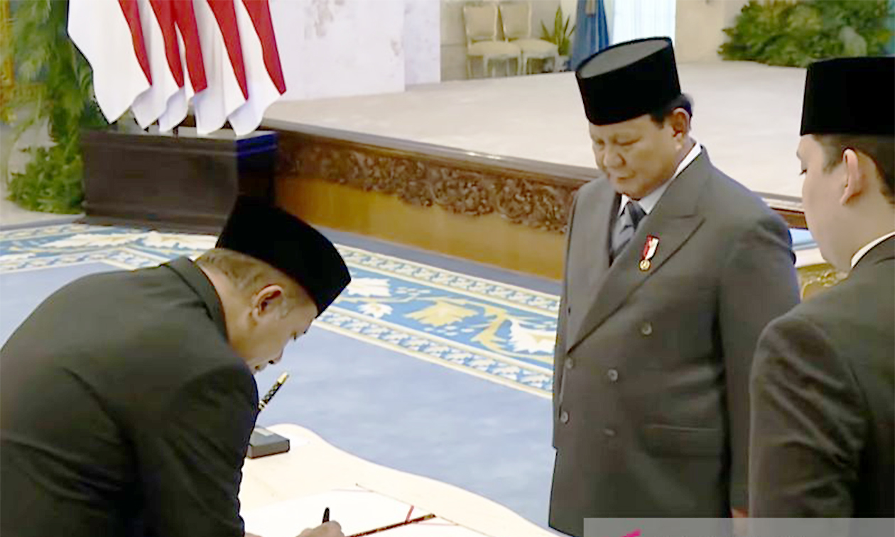Reshuffle Kabinet Merah Putih: Prabowo Lantik Ferry Juliantono Resmi Jadi Menteri Koperasi ...