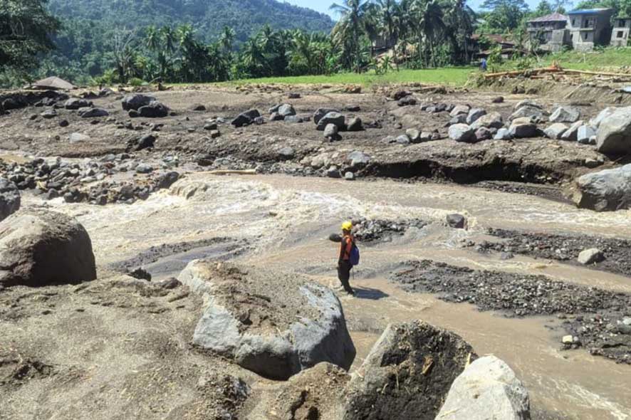 Tim SAR Gabungan Lakukan Pencarian Korban Banjir di Nagekeo