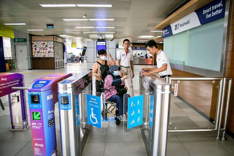 LRT Jabodebek Hadirkan Layanan Ramah Disabilitas