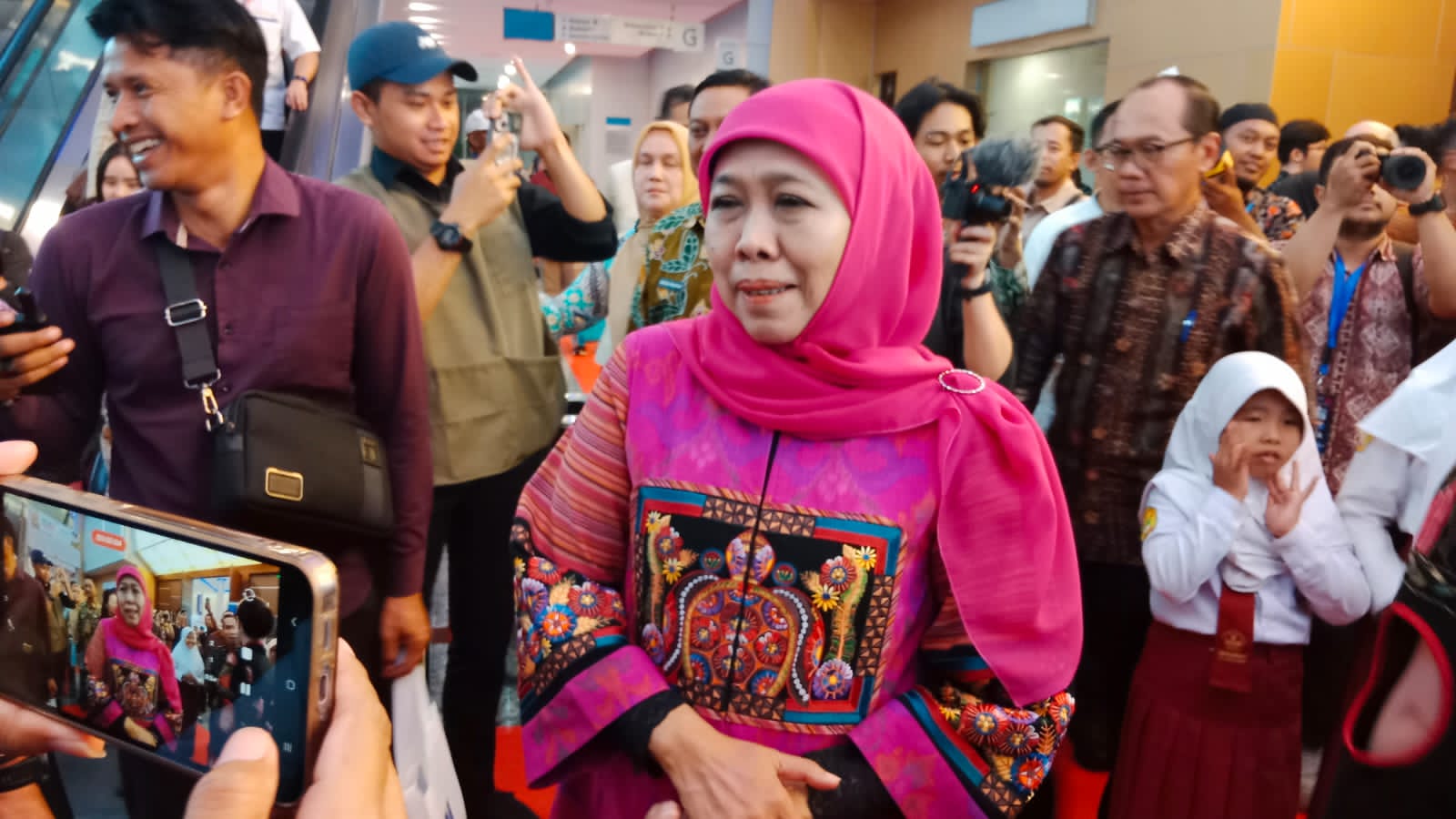 Buka Jatim Fest,Khofifah Luncurkan Logo HUT ke-80 Jawa Timur: Tumbuh, Tangguh, dan Berdaya Saing