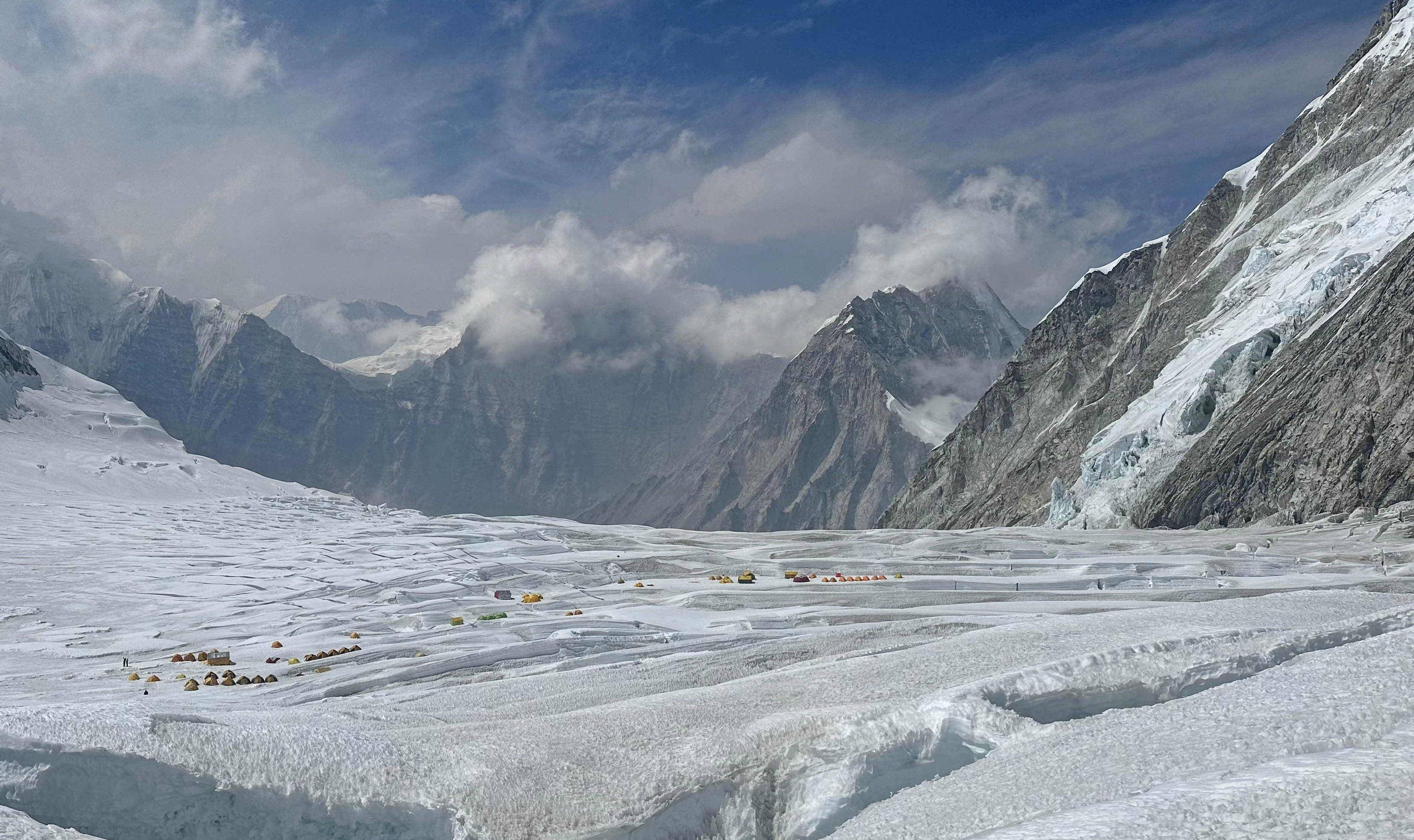 Pemprov DKI dan PT KAI Uji Coba Pelican Crossing di Stasiun Cikini ...