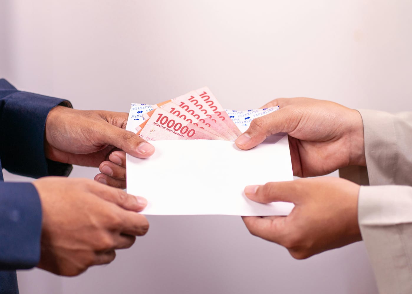 Tampilen Nyentrik, Kinerjanya Memukau: Hoho Alkaf, Kades Viral yang Ubah Dana Desa Jadi Aksi Nyata