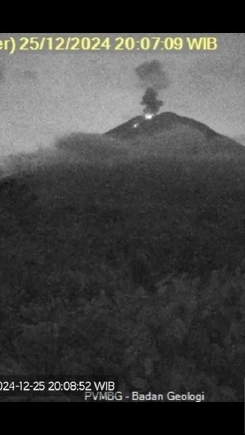 Gunung Semeru Kembali Erupsi Dengan Tinggi Letusan 700 Meter