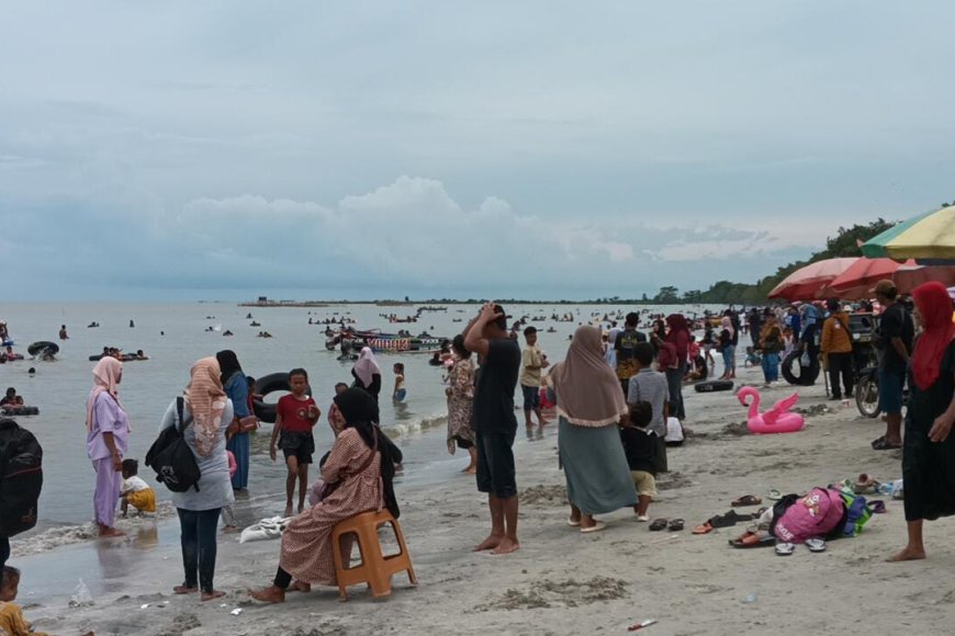 Liburan Seru di Pantai Kerang Mas, Destinasi Favorit Tahun Baru 2025 - lampungku.id