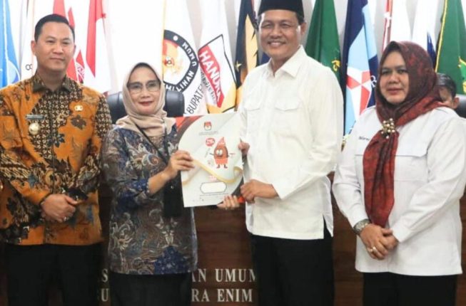 H. Edison dan Hj. Sumarni Resmi Ditetapkan sebagai Bupati dan Wakil Bupati Muara Enim ...