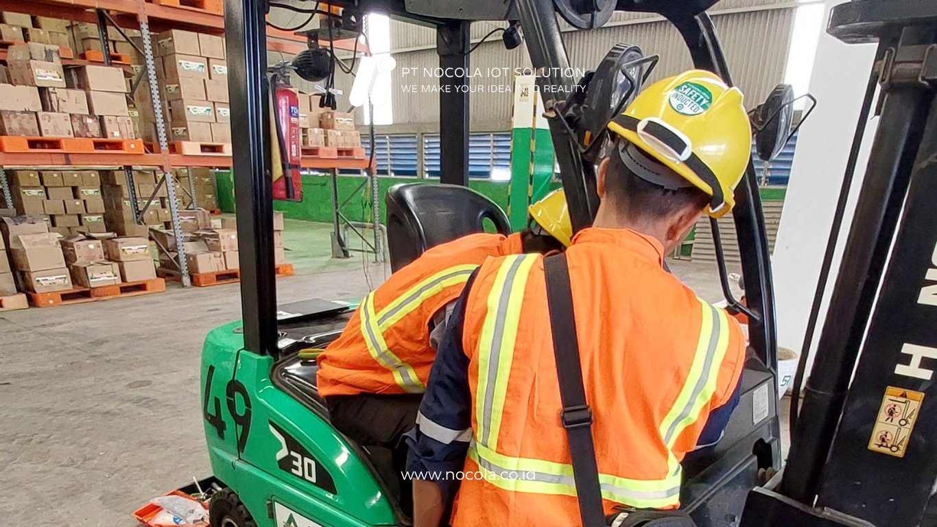 Indoor GPS Tracking untuk Forklift dan Logistik Otomatis