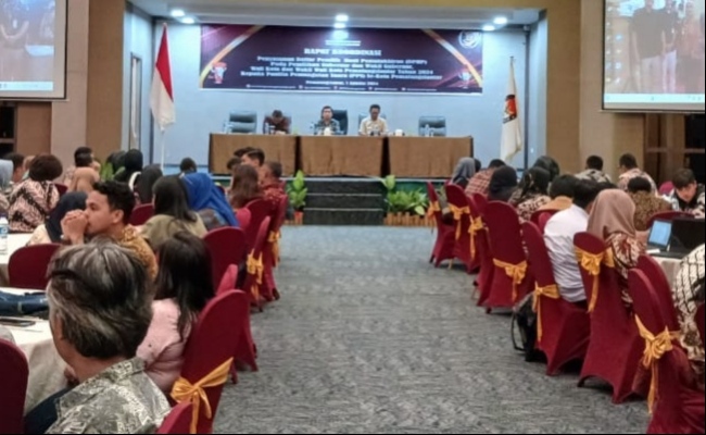 KPU Siantar Gelar Rakor Penyusunan DPHP Pilkada Serentak 2024 KPU Siantar Gelar Rakor Penyusunan DPHP Pilkada Serentak 2024