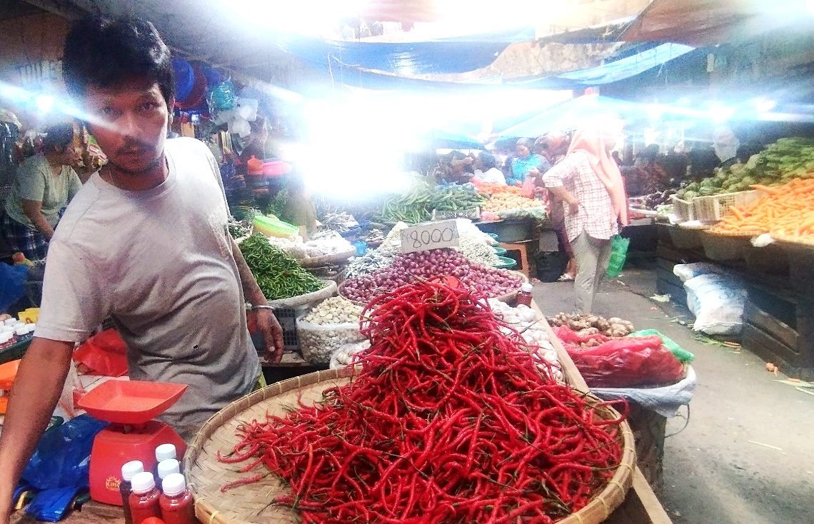 Harga Cabe Merah Masih Tetap “Pedas”